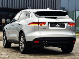 Pelēks Jaguar F-Pace 2020 Šauļi, ar dzinēja tilpumu 2.00 L un nobraukumu 130 tūkst. km par 14250 €, foto 6 vietnē AUTOMOTO.COM.LV