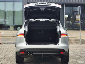 Pelēks Jaguar F-Pace 2020 Šauļi, ar dzinēja tilpumu 2.00 L un nobraukumu 130 tūkst. km par 14250 €, foto 8 vietnē AUTOMOTO.COM.LV