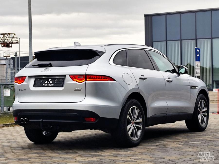 Pelēks Jaguar F-Pace 2020 Šauļi, ar dzinēja tilpumu 2.00 L un nobraukumu 130 tūkst. km par 14250 €, foto 9 vietnē AUTOMOTO.COM.LV