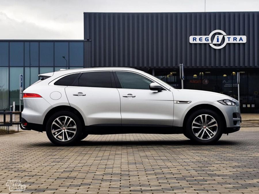 Pelēks Jaguar F-Pace 2020 Šauļi, ar dzinēja tilpumu 2.00 L un nobraukumu 130 tūkst. km par 14250 €, foto 10 vietnē AUTOMOTO.COM.LV