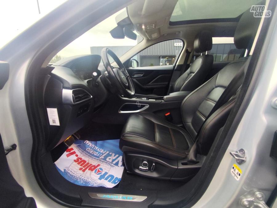 Pelēks Jaguar F-Pace 2020 Šauļi, ar dzinēja tilpumu 2.00 L un nobraukumu 130 tūkst. km par 14250 €, foto 11 vietnē AUTOMOTO.COM.LV