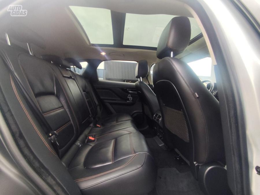 Pelēks Jaguar F-Pace 2020 Šauļi, ar dzinēja tilpumu 2.00 L un nobraukumu 130 tūkst. km par 14250 €, foto 21 vietnē AUTOMOTO.COM.LV