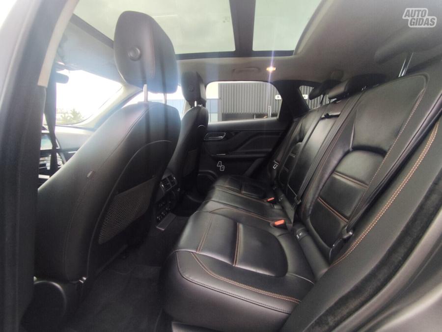 Pelēks Jaguar F-Pace 2020 Šauļi, ar dzinēja tilpumu 2.00 L un nobraukumu 130 tūkst. km par 14250 €, foto 22 vietnē AUTOMOTO.COM.LV