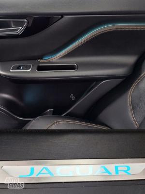 Pelēks Jaguar F-Pace 2020 Šauļi, ar dzinēja tilpumu 2.00 L un nobraukumu 130 tūkst. km par 14250 €, foto 24 vietnē AUTOMOTO.COM.LV