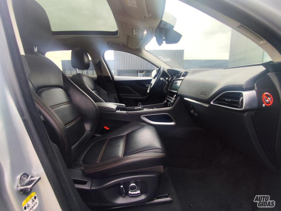 Pelēks Jaguar F-Pace 2020 Šauļi, ar dzinēja tilpumu 2.00 L un nobraukumu 130 tūkst. km par 14250 €, foto 27 vietnē AUTOMOTO.COM.LV