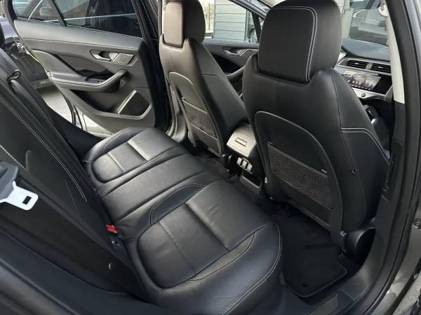 Grey Jaguar F-Pace 2020 in Jelgava, with an engine capacity of 0.10 L and mileage of 129 thousand km for 25450 €, photo 7 on AUTOMOTO.COM.LV