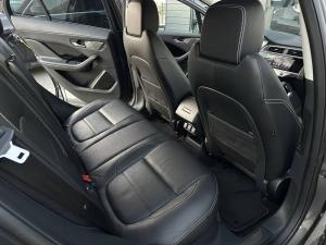Pelēks Jaguar F-Pace 2020 Jelgava, ar dzinēja tilpumu 0.10 L un nobraukumu 129 tūkst. km par 25450 €, foto 8 vietnē AUTOMOTO.COM.LV