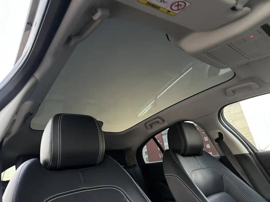 Pelēks Jaguar F-Pace 2020 Jelgava, ar dzinēja tilpumu 0.10 L un nobraukumu 129 tūkst. km par 25450 €, foto 9 vietnē AUTOMOTO.COM.LV