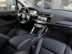 Pelēks Jaguar F-Pace 2020 Jelgava, ar dzinēja tilpumu 0.10 L un nobraukumu 129 tūkst. km par 25450 €, foto 10 vietnē AUTOMOTO.COM.LV