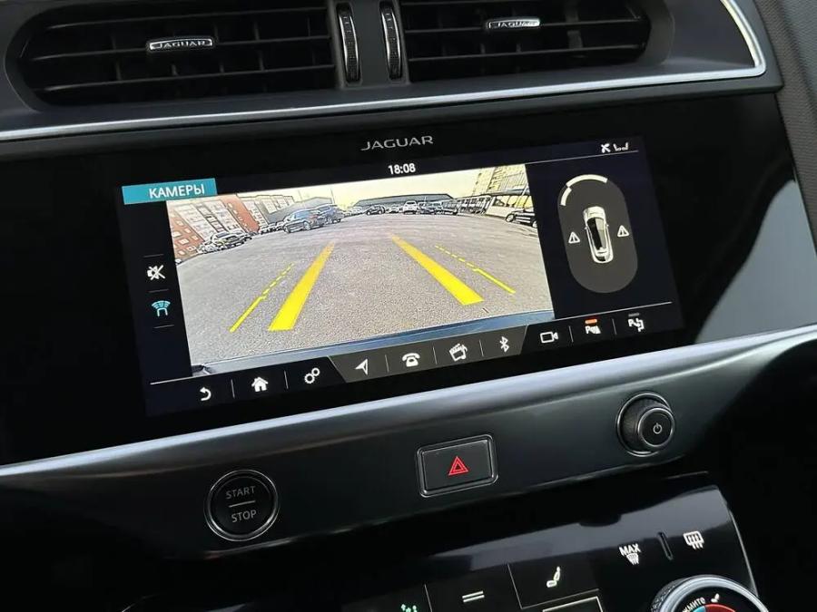 Pelēks Jaguar F-Pace 2020 Jelgava, ar dzinēja tilpumu 0.10 L un nobraukumu 129 tūkst. km par 25450 €, foto 13 vietnē AUTOMOTO.COM.LV