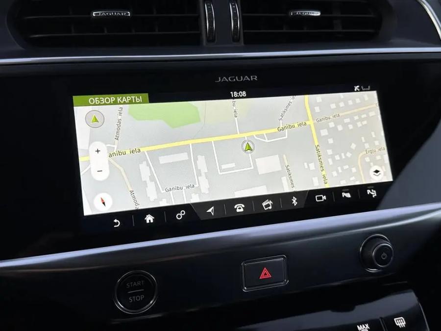 Pelēks Jaguar F-Pace 2020 Jelgava, ar dzinēja tilpumu 0.10 L un nobraukumu 129 tūkst. km par 25450 €, foto 14 vietnē AUTOMOTO.COM.LV