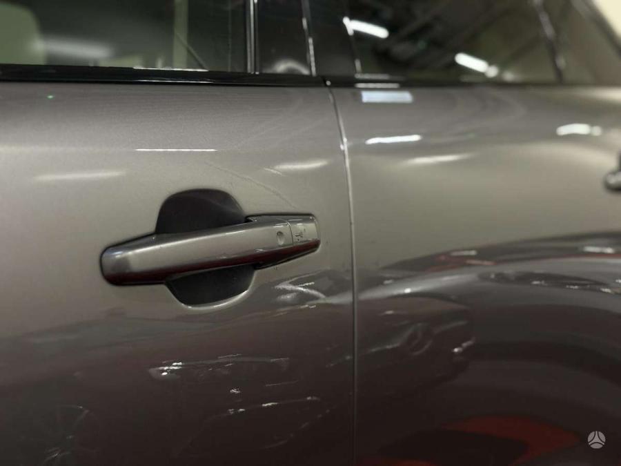 Grey Jaguar F-Pace 2020 in Vilnius, with an engine capacity of 2.00 L and mileage of 30 thousand km for 24990 €, photo 11 on AUTOMOTO.COM.LV