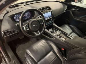 Grey Jaguar F-Pace 2020 in Vilnius, with an engine capacity of 2.00 L and mileage of 30 thousand km for 24990 €, photo 13 on AUTOMOTO.COM.LV