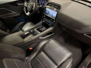 Grey Jaguar F-Pace 2020 in Vilnius, with an engine capacity of 2.00 L and mileage of 30 thousand km for 24990 €, photo 18 on AUTOMOTO.COM.LV