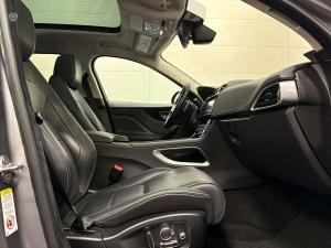 Grey Jaguar F-Pace 2020 in Vilnius, with an engine capacity of 2.00 L and mileage of 30 thousand km for 24990 €, photo 19 on AUTOMOTO.COM.LV