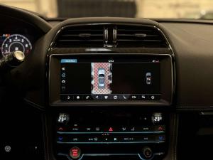 Grey Jaguar F-Pace 2020 in Vilnius, with an engine capacity of 2.00 L and mileage of 30 thousand km for 24990 €, photo 31 on AUTOMOTO.COM.LV