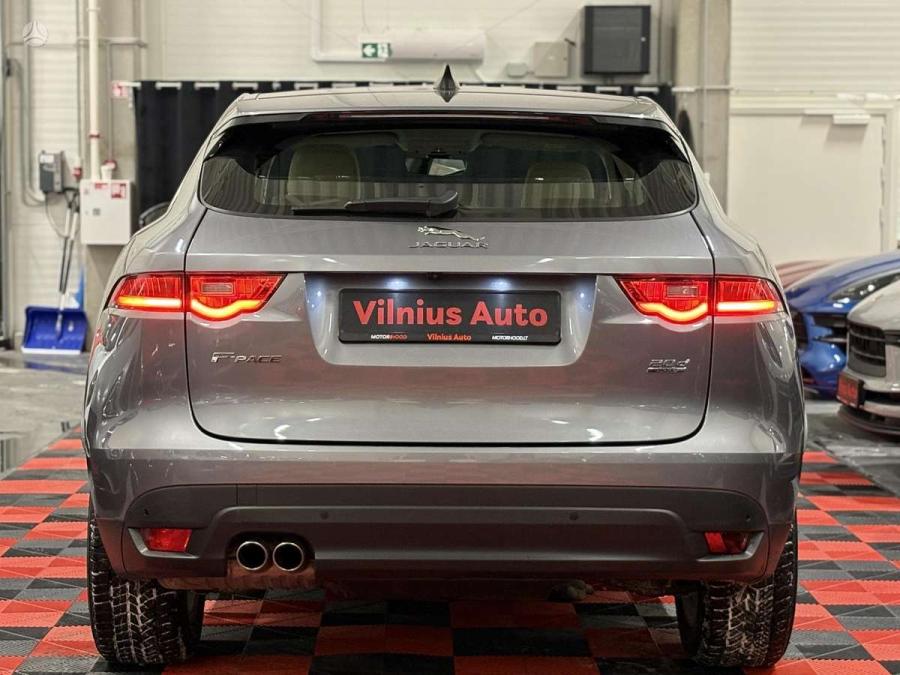 Pelēks Jaguar F-Pace 2020 Viļņa, ar dzinēja tilpumu 2.00 L un nobraukumu 112 tūkst. km par 21490 €, foto 6 vietnē AUTOMOTO.COM.LV