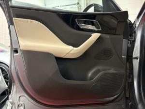 Pelēks Jaguar F-Pace 2020 Viļņa, ar dzinēja tilpumu 2.00 L un nobraukumu 112 tūkst. km par 21490 €, foto 12 vietnē AUTOMOTO.COM.LV