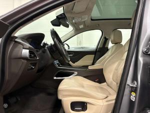 Pelēks Jaguar F-Pace 2020 Viļņa, ar dzinēja tilpumu 2.00 L un nobraukumu 112 tūkst. km par 21490 €, foto 13 vietnē AUTOMOTO.COM.LV