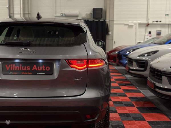 Pelēks Jaguar F-Pace 2020 Viļņa, ar dzinēja tilpumu 2.00 L un nobraukumu 112 tūkst. km par 21490 €, foto 9 vietnē AUTOMOTO.COM.LV