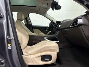 Pelēks Jaguar F-Pace 2020 Viļņa, ar dzinēja tilpumu 2.00 L un nobraukumu 112 tūkst. km par 21490 €, foto 16 vietnē AUTOMOTO.COM.LV