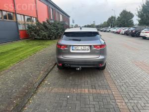 Grey Jaguar F-Pace 2020 in Ventspils, with an engine capacity of 2.00 L and mileage of 138 thousand km for 18455 €, photo 7 on AUTOMOTO.COM.LV