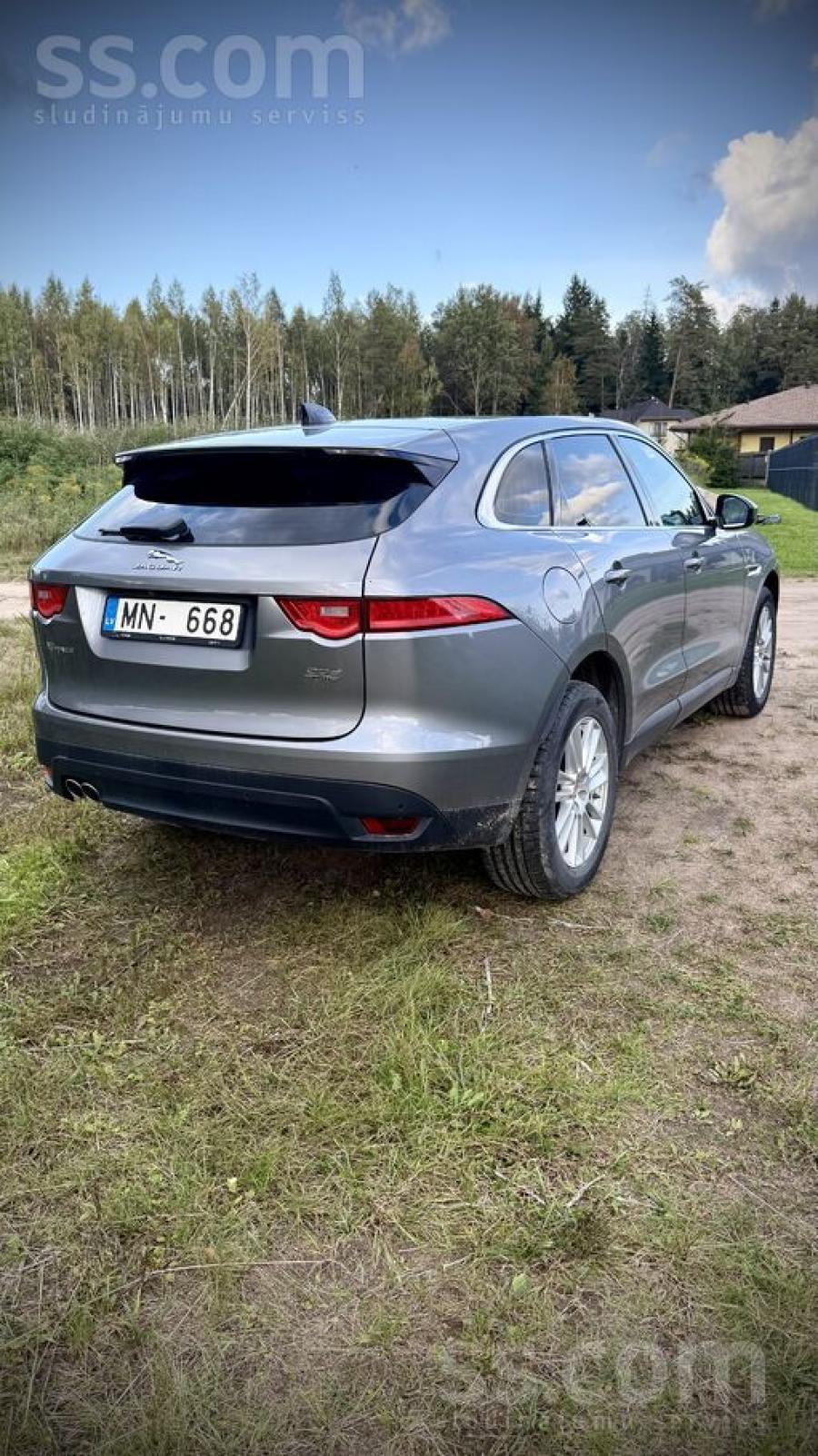 Grey Jaguar F-Pace 2020 in Riga, with an engine capacity of 2.00 L and mileage of 95 thousand km for 25000 €, photo 1 on AUTOMOTO.COM.LV