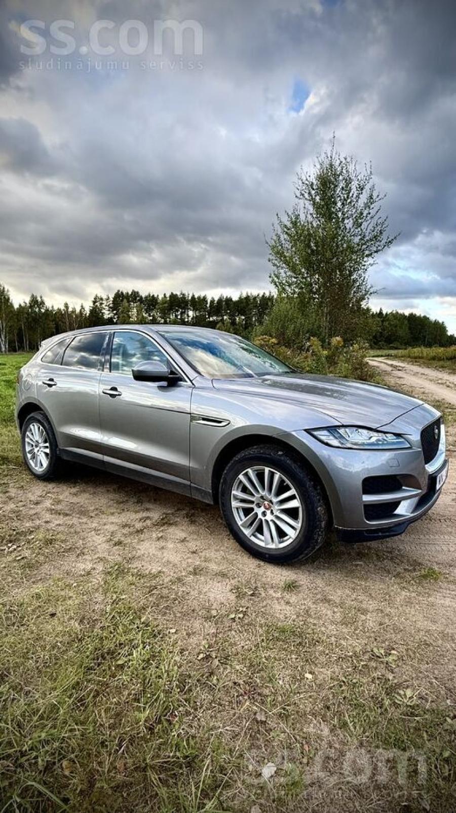 Grey Jaguar F-Pace 2020 in Riga, with an engine capacity of 2.00 L and mileage of 95 thousand km for 25000 €, photo 3 on AUTOMOTO.COM.LV