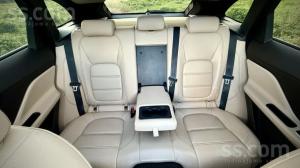 Grey Jaguar F-Pace 2020 in Riga, with an engine capacity of 2.00 L and mileage of 95 thousand km for 25000 €, photo 5 on AUTOMOTO.COM.LV