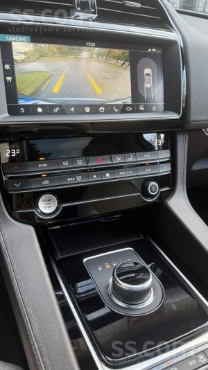 Grey Jaguar F-Pace 2020 in Riga, with an engine capacity of 2.00 L and mileage of 95 thousand km for 25000 €, photo 6 on AUTOMOTO.COM.LV