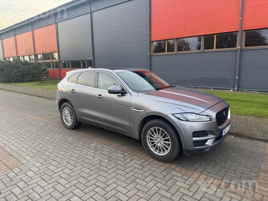 Pelēks Jaguar F-Pace 2020 Ventspils, ar dzinēja tilpumu 2.00 L un nobraukumu 138 tūkst. km par 18455 €, foto 3 vietnē AUTOMOTO.COM.LV