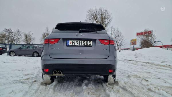 Grey Jaguar F-Pace 2021 in Siauliai, with an engine capacity of 2.00 L and mileage of 47 thousand km for 22000 €, photo 4 on AUTOMOTO.COM.LV