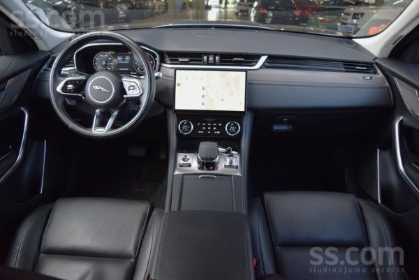 Grey Jaguar F-Pace 2021 in Riga, with an engine capacity of 2.00 L and mileage of 94 thousand km for 23400 €, photo 4 on AUTOMOTO.COM.LV