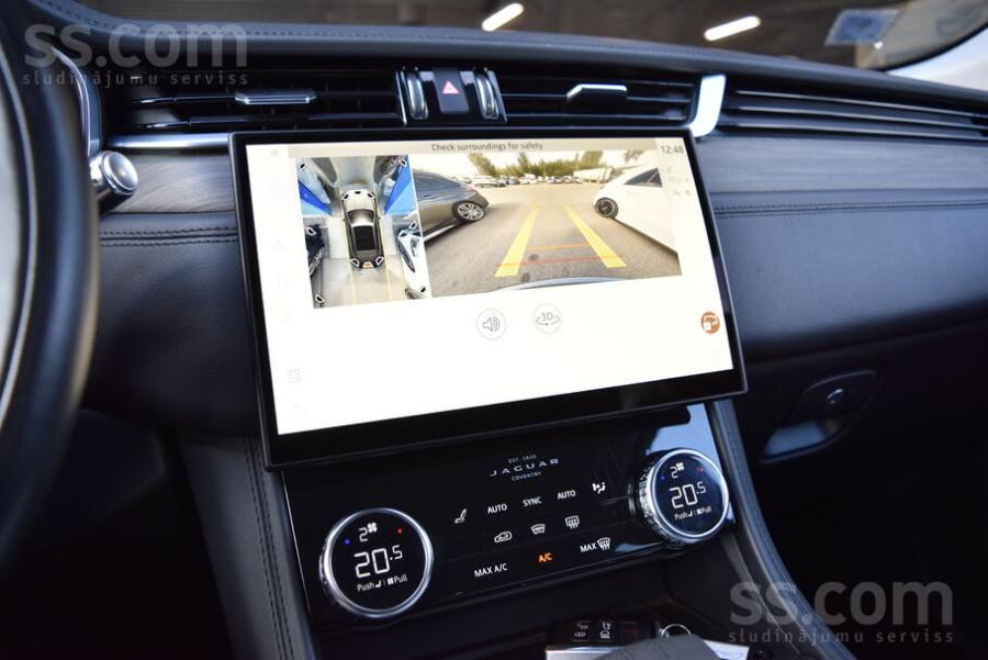 Grey Jaguar F-Pace 2021 in Riga, with an engine capacity of 2.00 L and mileage of 94 thousand km for 23400 €, photo 7 on AUTOMOTO.COM.LV