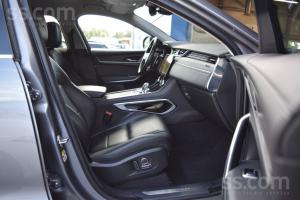Grey Jaguar F-Pace 2021 in Riga, with an engine capacity of 2.00 L and mileage of 94 thousand km for 23400 €, photo 12 on AUTOMOTO.COM.LV