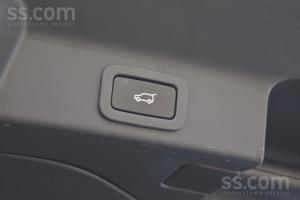 Grey Jaguar F-Pace 2021 in Riga, with an engine capacity of 2.00 L and mileage of 94 thousand km for 23400 €, photo 14 on AUTOMOTO.COM.LV