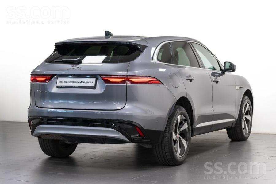 Grey Jaguar F-Pace 2021 in Riga, with an engine capacity of 2.00 L and mileage of 83 thousand km for 28500 €, photo 5 on AUTOMOTO.COM.LV