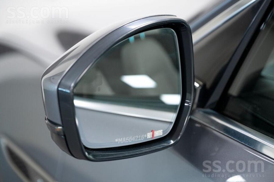 Grey Jaguar F-Pace 2021 in Riga, with an engine capacity of 2.00 L and mileage of 83 thousand km for 28500 €, photo 25 on AUTOMOTO.COM.LV