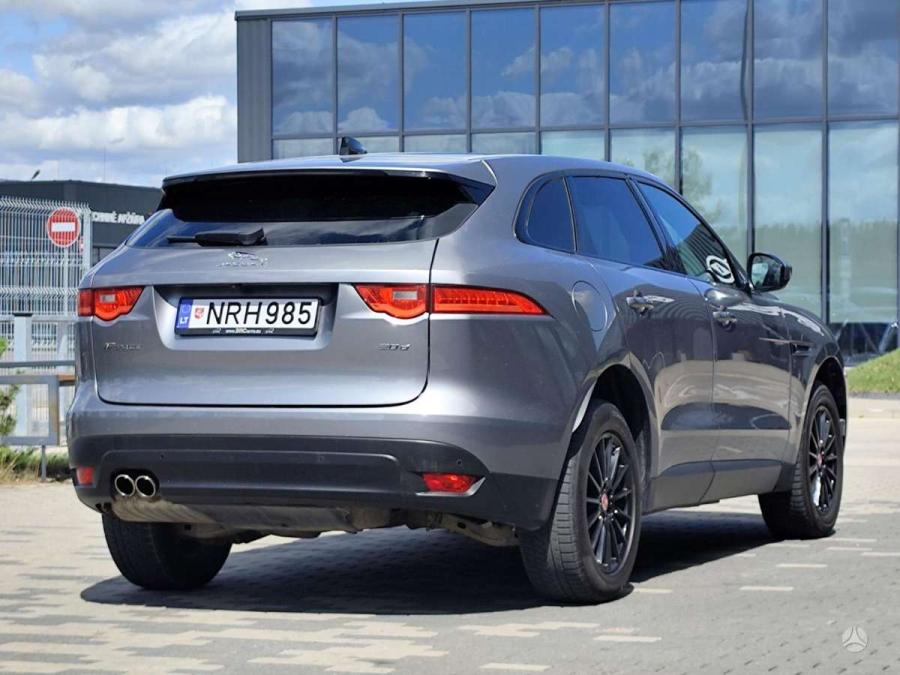 Pelēks Jaguar F-Pace 2021 Šauļi, ar dzinēja tilpumu 2.00 L un nobraukumu 50 tūkst. km par 17000 €, foto 9 vietnē AUTOMOTO.COM.LV