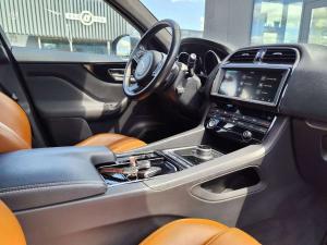 Pelēks Jaguar F-Pace 2021 Šauļi, ar dzinēja tilpumu 2.00 L un nobraukumu 50 tūkst. km par 17000 €, foto 20 vietnē AUTOMOTO.COM.LV