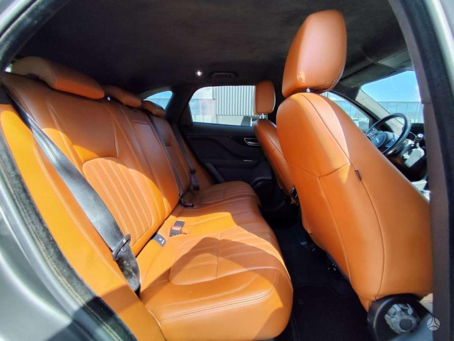 Pelēks Jaguar F-Pace 2021 Šauļi, ar dzinēja tilpumu 2.00 L un nobraukumu 50 tūkst. km par 17000 €, foto 22 vietnē AUTOMOTO.COM.LV