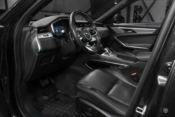 Grey Jaguar F-Pace 2022 in Riga, with an engine capacity of 2.00 L and mileage of 145 thousand km for 31700 €, photo 11 on AUTOMOTO.COM.LV