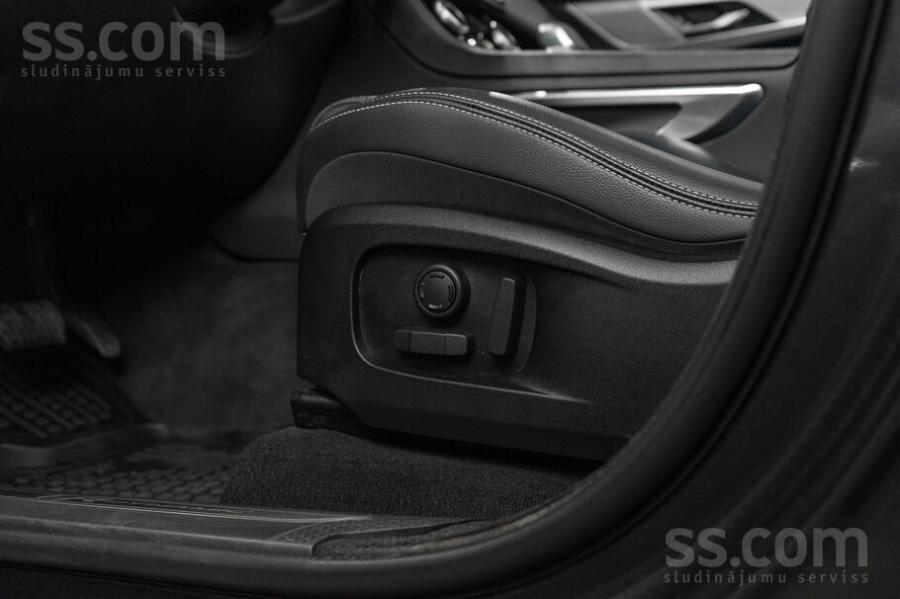 Pelēks Jaguar F-Pace 2022 Rīga, ar dzinēja tilpumu 2.00 L un nobraukumu 145 tūkst. km par 28900 €, foto 19 vietnē AUTOMOTO.COM.LV