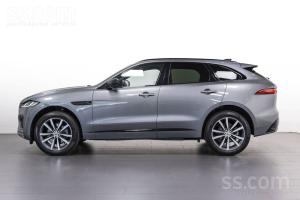 Grey Jaguar F-Pace 2024 in Riga, with an engine capacity of 2.00 L and mileage of 17 thousand km for 42500 €, photo 3 on AUTOMOTO.COM.LV
