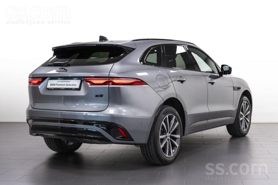 Grey Jaguar F-Pace 2024 in Riga, with an engine capacity of 2.00 L and mileage of 17 thousand km for 42500 €, photo 5 on AUTOMOTO.COM.LV