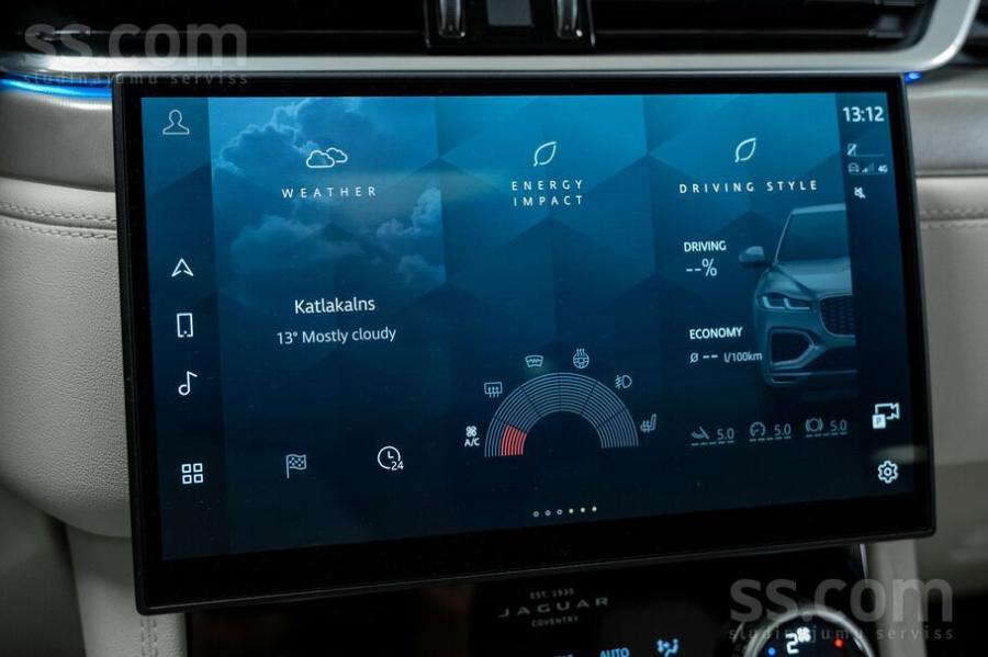 Grey Jaguar F-Pace 2024 in Riga, with an engine capacity of 2.00 L and mileage of 17 thousand km for 42500 €, photo 10 on AUTOMOTO.COM.LV