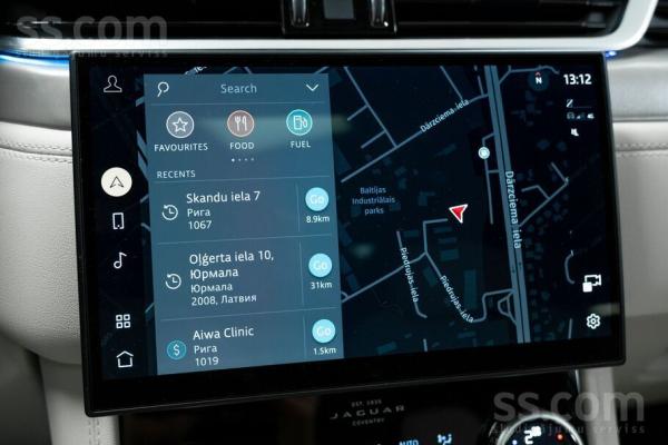 Pelēks Jaguar F-Pace 2024 Rīga, ar dzinēja tilpumu 2.00 L un nobraukumu 17 tūkst. km par 42500 €, foto 10 vietnē AUTOMOTO.COM.LV