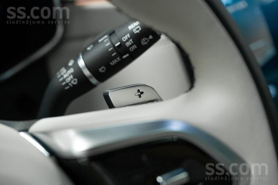 Grey Jaguar F-Pace 2024 in Riga, with an engine capacity of 2.00 L and mileage of 17 thousand km for 42500 €, photo 21 on AUTOMOTO.COM.LV