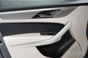 Grey Jaguar F-Pace 2024 in Riga, with an engine capacity of 2.00 L and mileage of 17 thousand km for 42500 €, photo 24 on AUTOMOTO.COM.LV