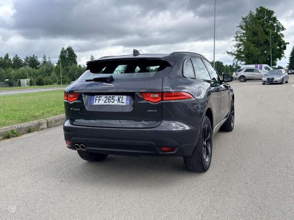 Pelēks Jaguar F-Pace 2019 Panevēža, ar dzinēja tilpumu 2.00 L un nobraukumu 138 tūkst. km par 15990 €, foto 10 vietnē AUTOMOTO.COM.LV